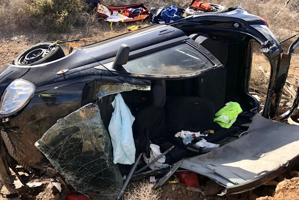 Un hombre herido de carácter grave tras volcar su vehículo a su paso por Antigua | Diario de ...